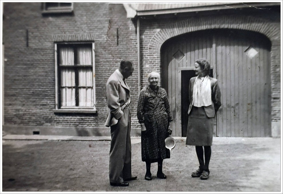 Bestand:Josef Rulof Moeder Chrisje Anna Fuchs. foto H in 't Veld 2022 ...